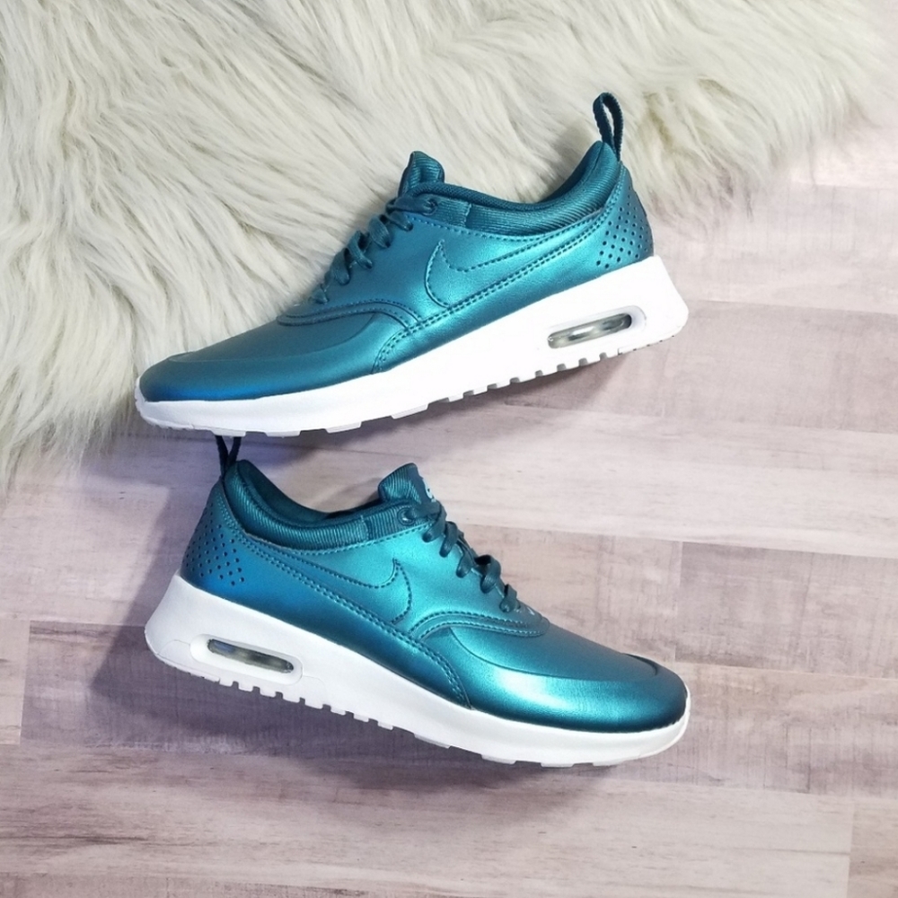 Nike Max Teal Metallic Sneakers - Gem